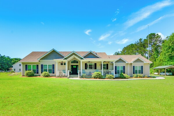 Family-friendly Abbeville Home W/ Fire Pit & Games - Alabama