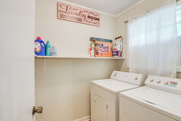 Jackson Home W/ Patio, 2 Grills & Ping-pong Table! - Jackson, MS