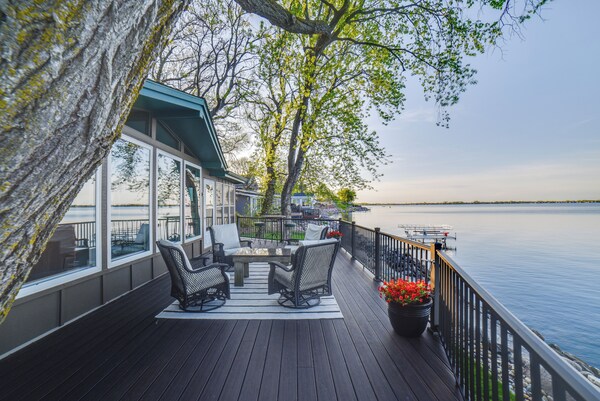 Dreamy Lake Poinsett Cabin W/ Deck, Dock & Views! - Lake Poinsett, SD
