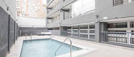 Piscina exterior sazonal