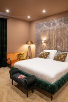 Quarto Duplo Deluxe, Vista para a cidade | Com mobília individualizada, quartos insonorizados, Wi-fi grátis 