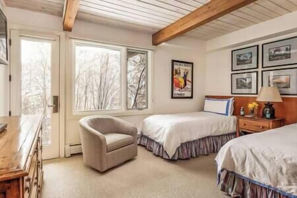 2 Bedroom Suite Aspen Core, Pool. Hot Tub, Sauna! Reviews, Deals ...