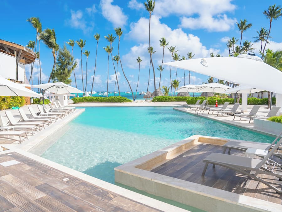 3 piscinas exteriores