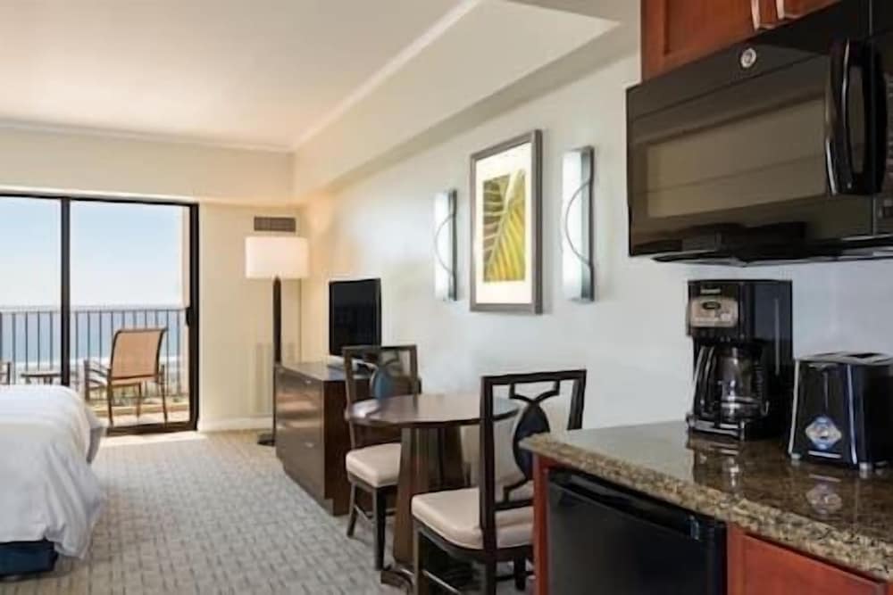2 HGVC Hawaii Village, Beachfront Resort, Hot Tub! Reviews, Deals ...