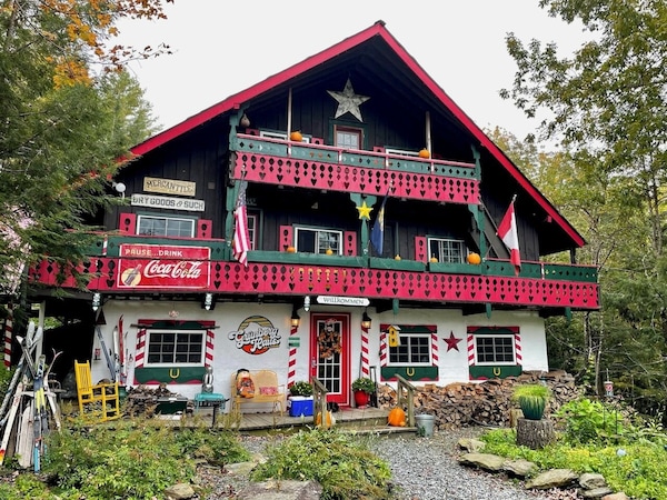 Grunberg Haus Inn & Cabins - Montpelier