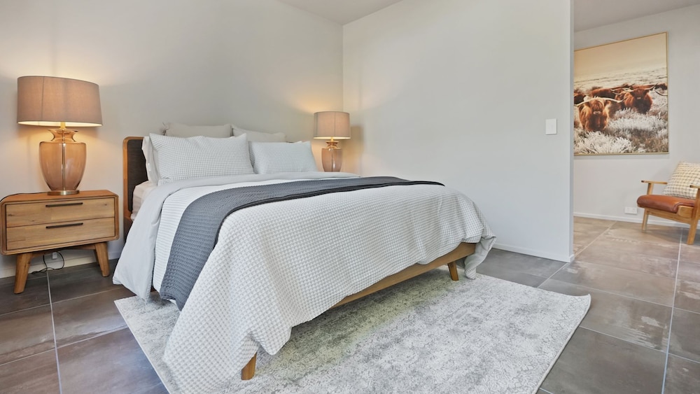 Escape Merrijig - Stunning Riverfront Property With Modern Amenities And Breath Taking Views - Merrijig