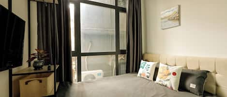 Com decoração personalizada, com mobília individualizada, secretária