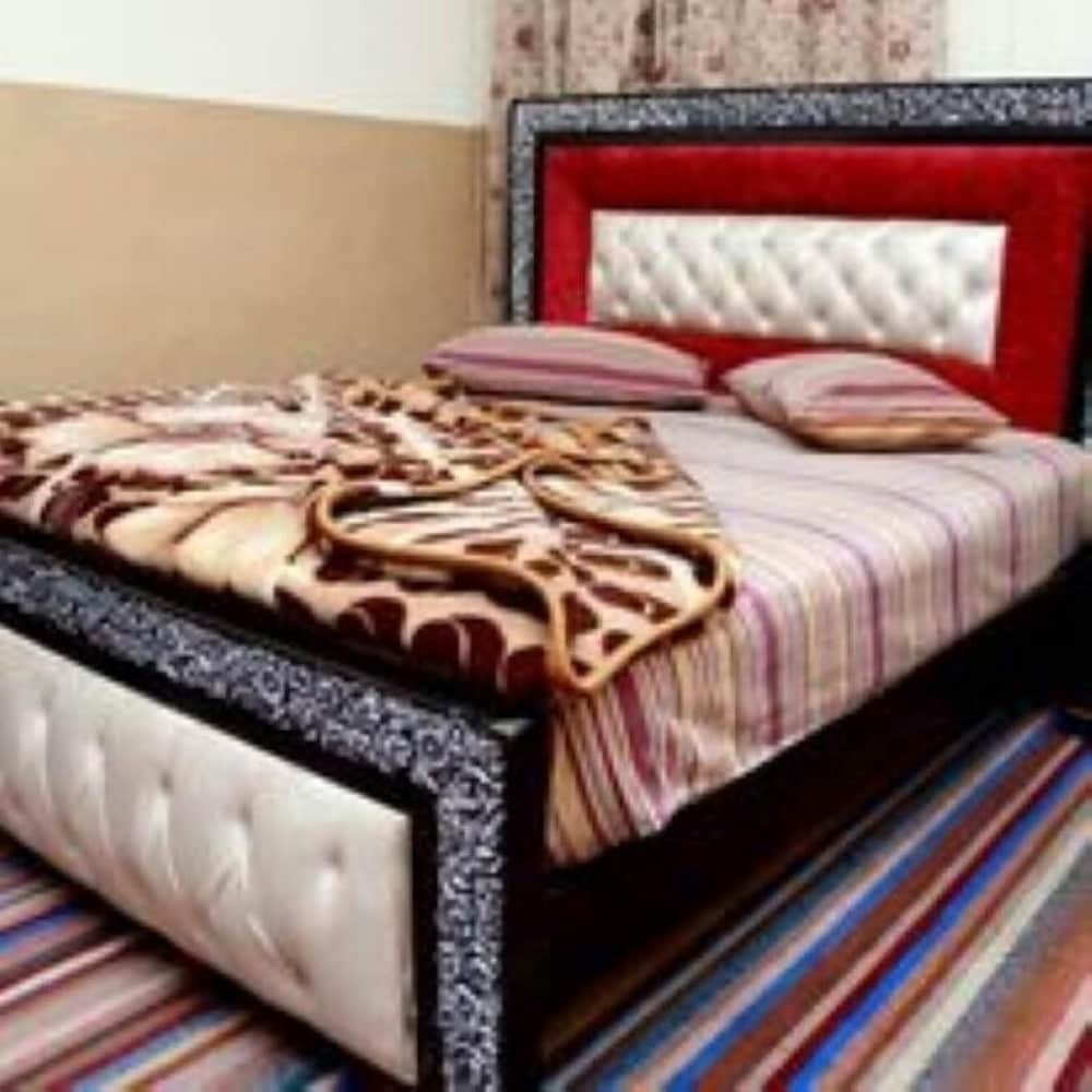 Libra Family Guest House - Lahore