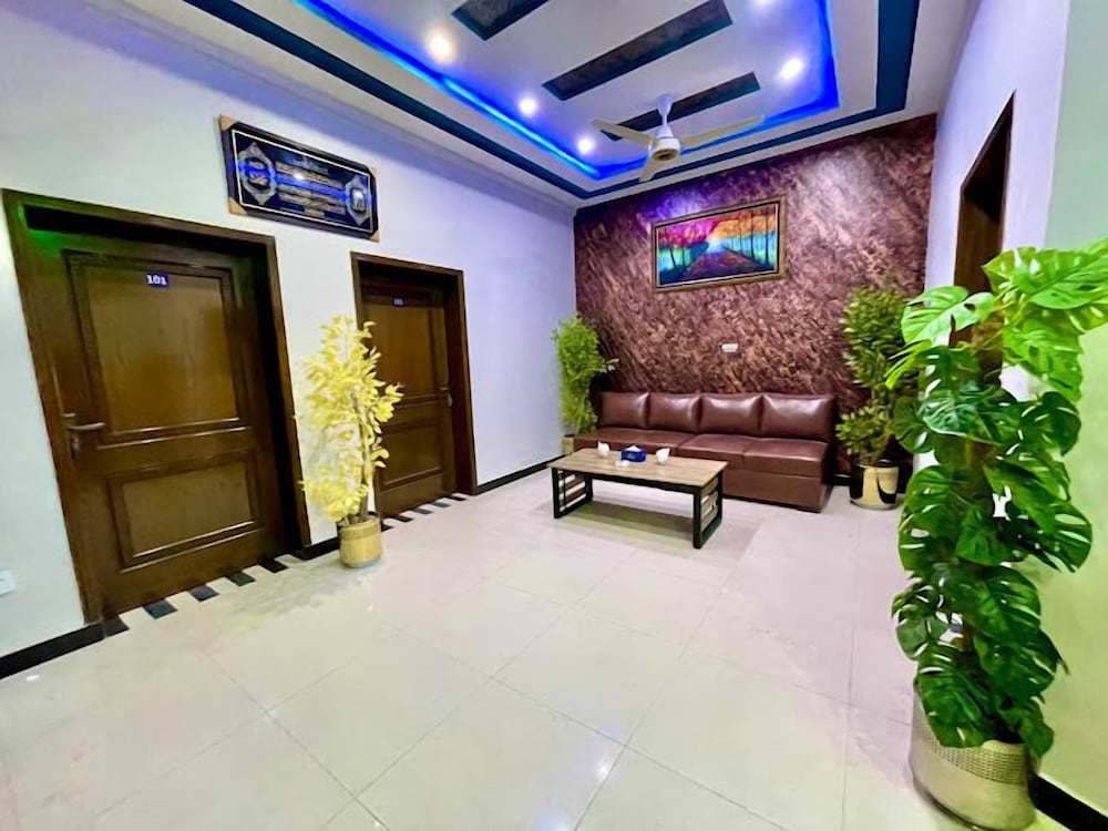 Go Hotel 001 Johar Town - Lahor