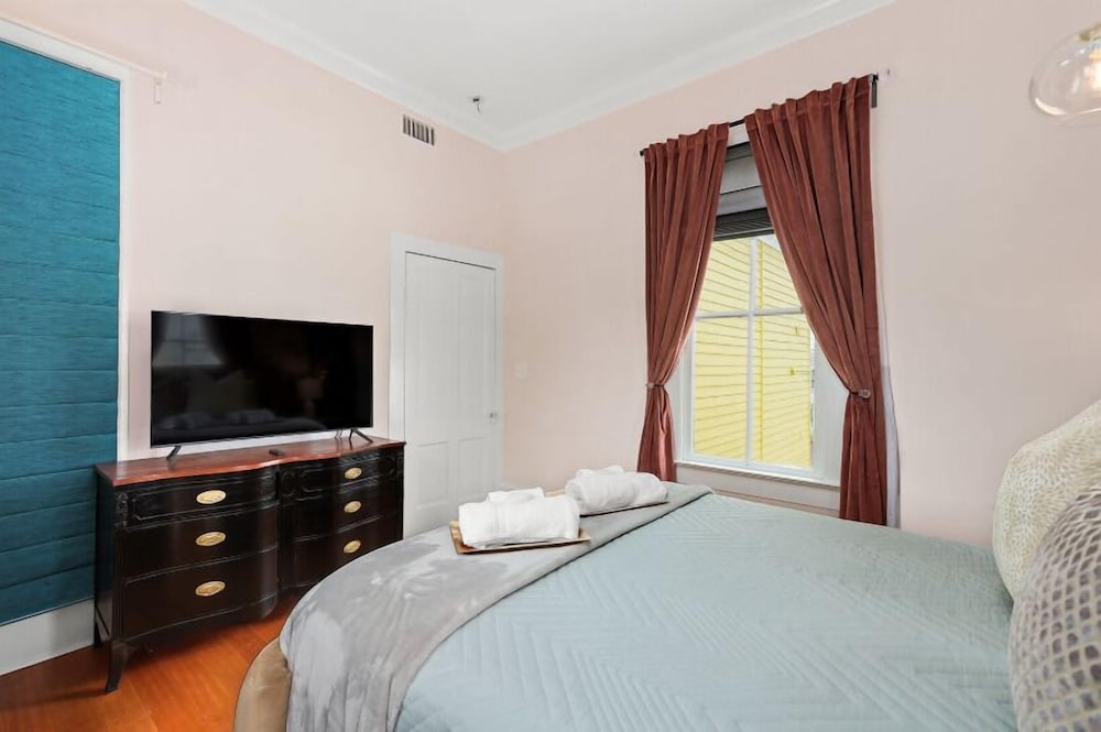 Monkey Business! Private Pool & Ping Pong Table! The best place to ...