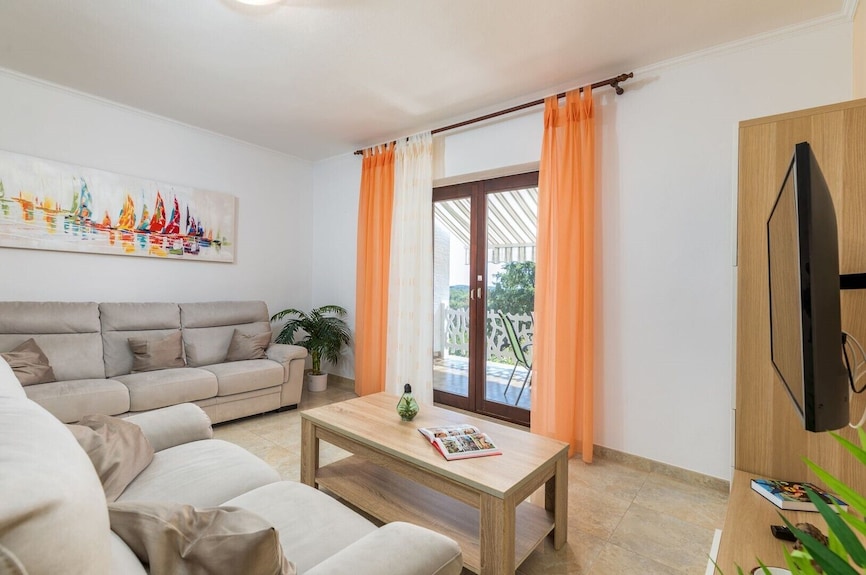 House Max - Encantadora Casa De Vacaciones Con Piscina Privada, Cerca De La Playa - Poreč