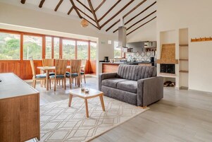 TV LED 50 polegadas com canais digitais, lareira, Netflix