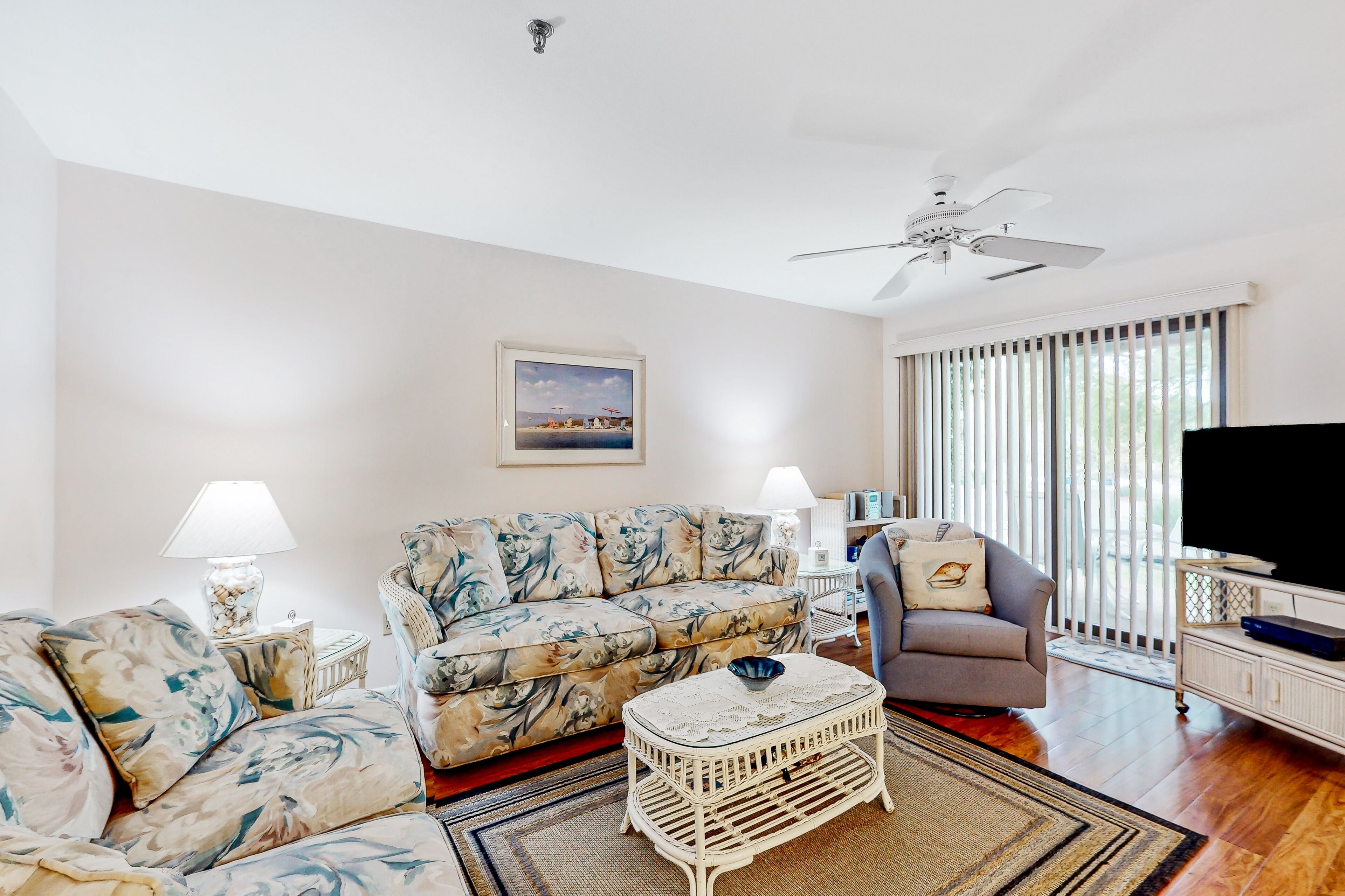 Spring Lake Dog-friendly Gem With Private Patio, Fireplace, W/d, Shared Pool, - Dewey Beach, DE