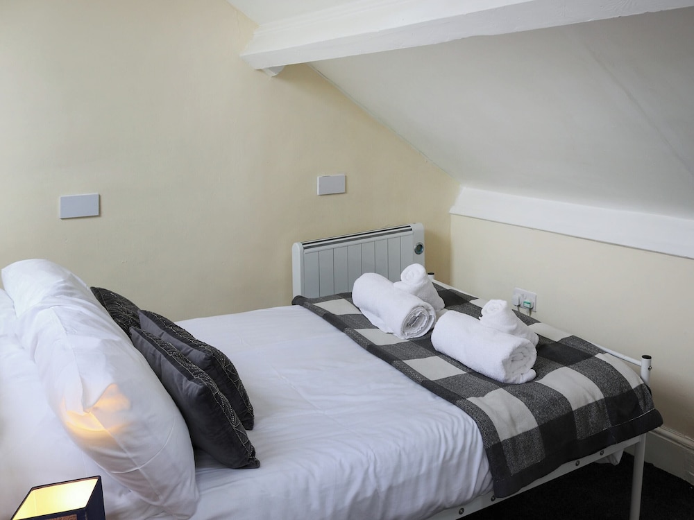 4 Bedroom Accommodation In Blaenau Ffestioniog - Beddgelert