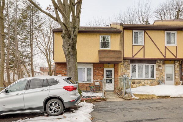 Charming Willow Grove Home W/ Patio + Fire Pit! - Warrington, PA