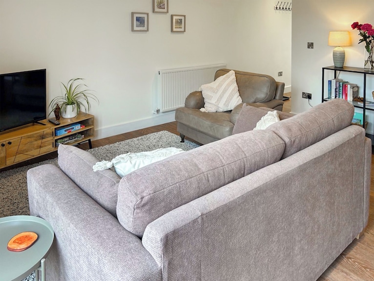 2 Bedroom Accommodation In East Brent - Weston Super Mare Beach