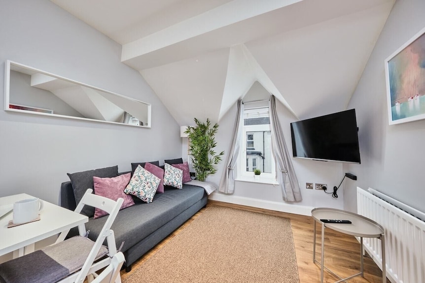 Central Portrush Penthouse Retreat - 캐슬락