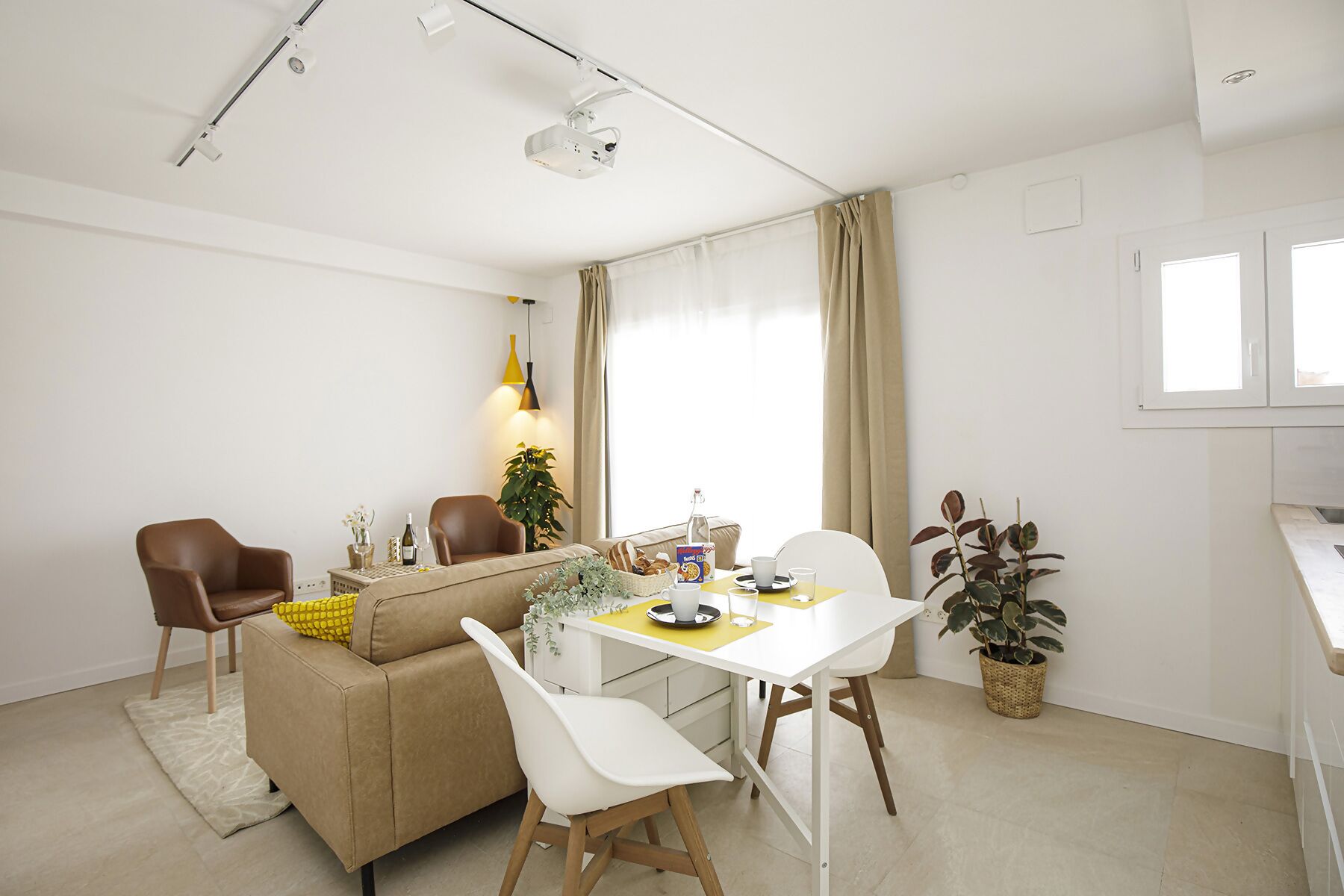 Three Bedroom Apartment In Girona - Girona