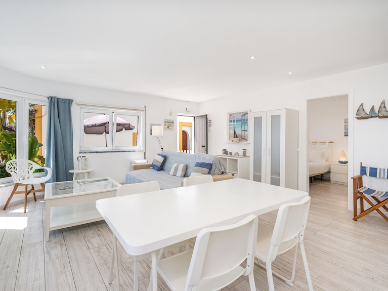 Beach Retreat Steps From The Ocean In Praia Da Luz - Praia da Luz