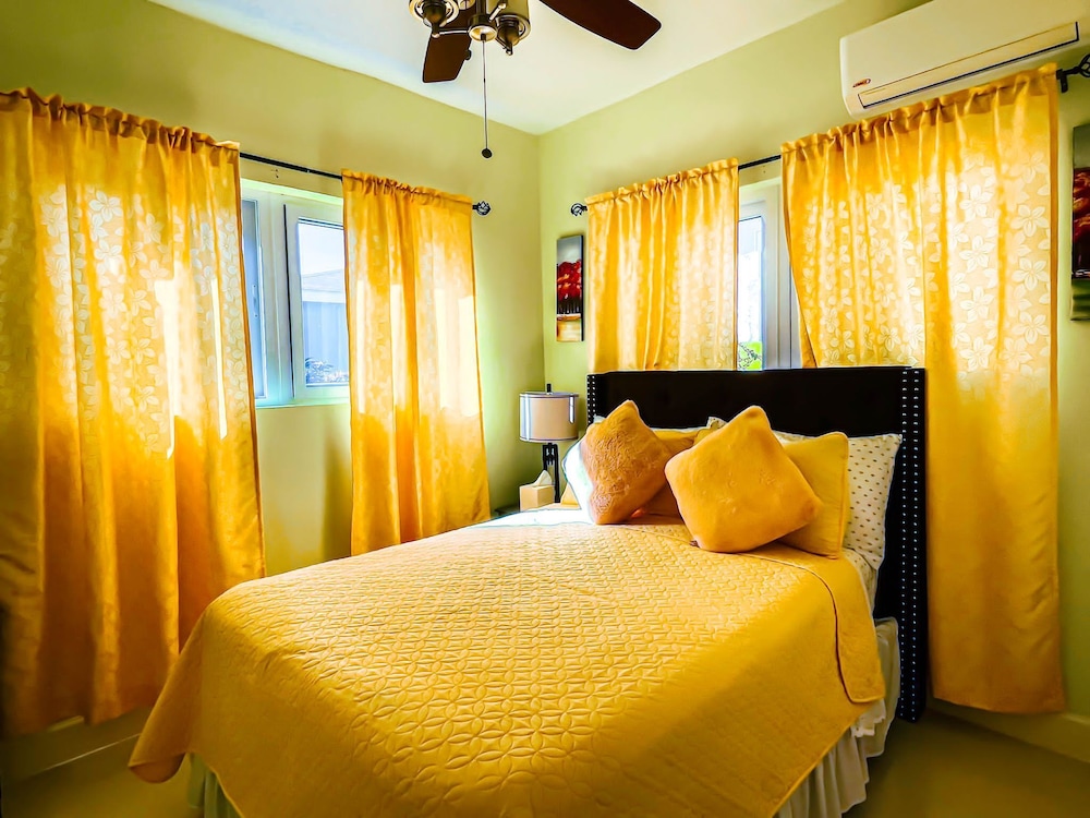 Cartwright Getaway Villa! Two Minutes From Lynden Pindling International Airport - ナッソー