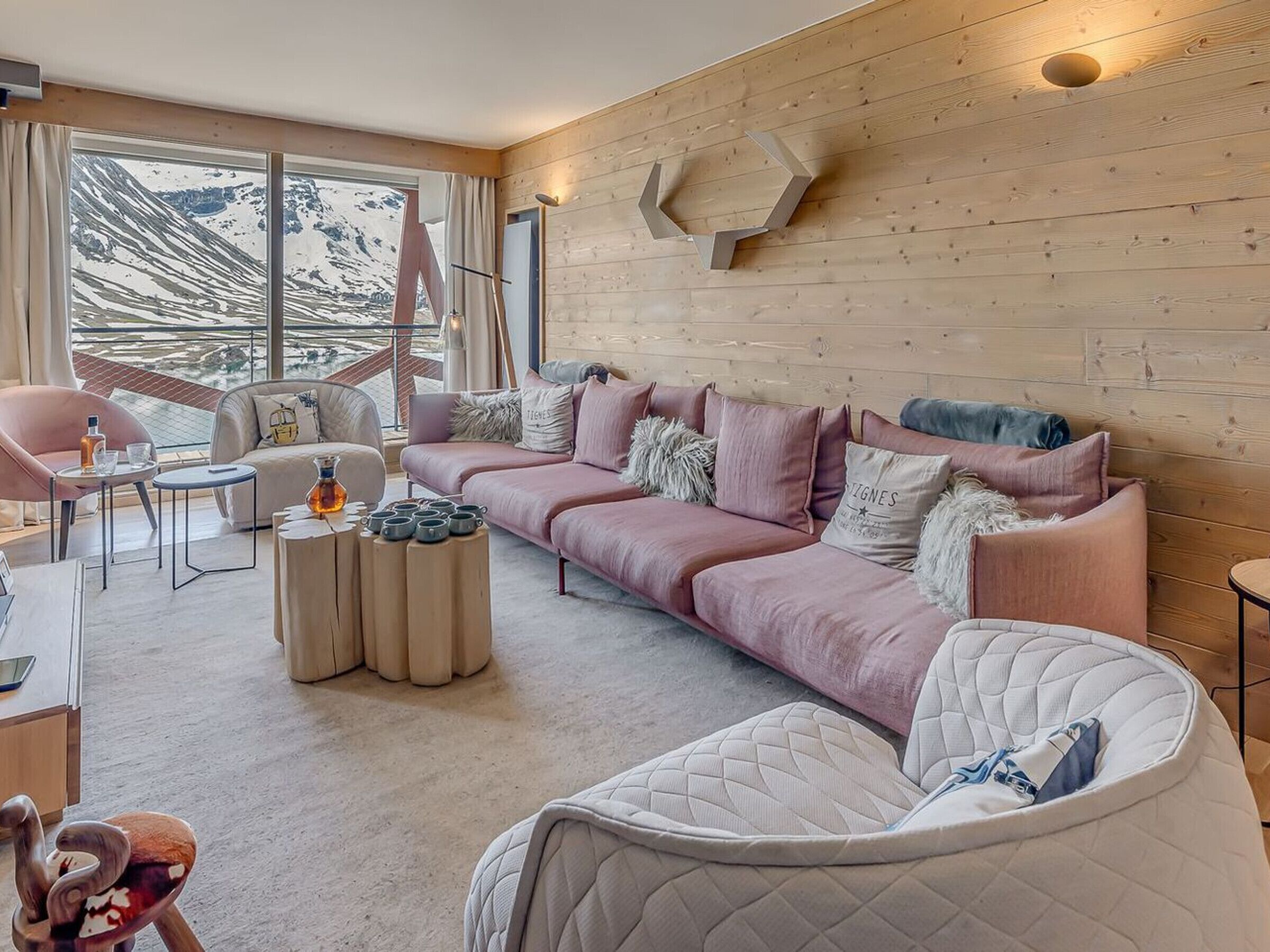 Tignes: Premium 4* Apartment For 9, 4 Bdrm, South-facing Balcony - Val Claret