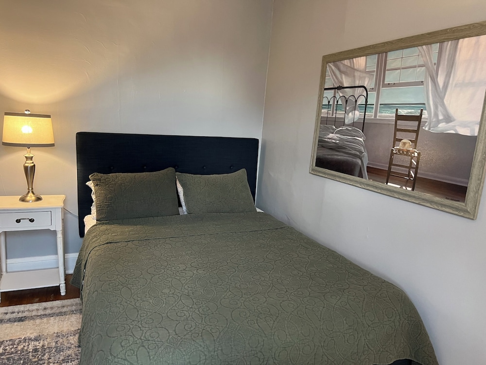 Dreamweaver — 1br 1ba Just Two Blocks From The Downtown Walking Mall - Shenandoah University, Winchester
