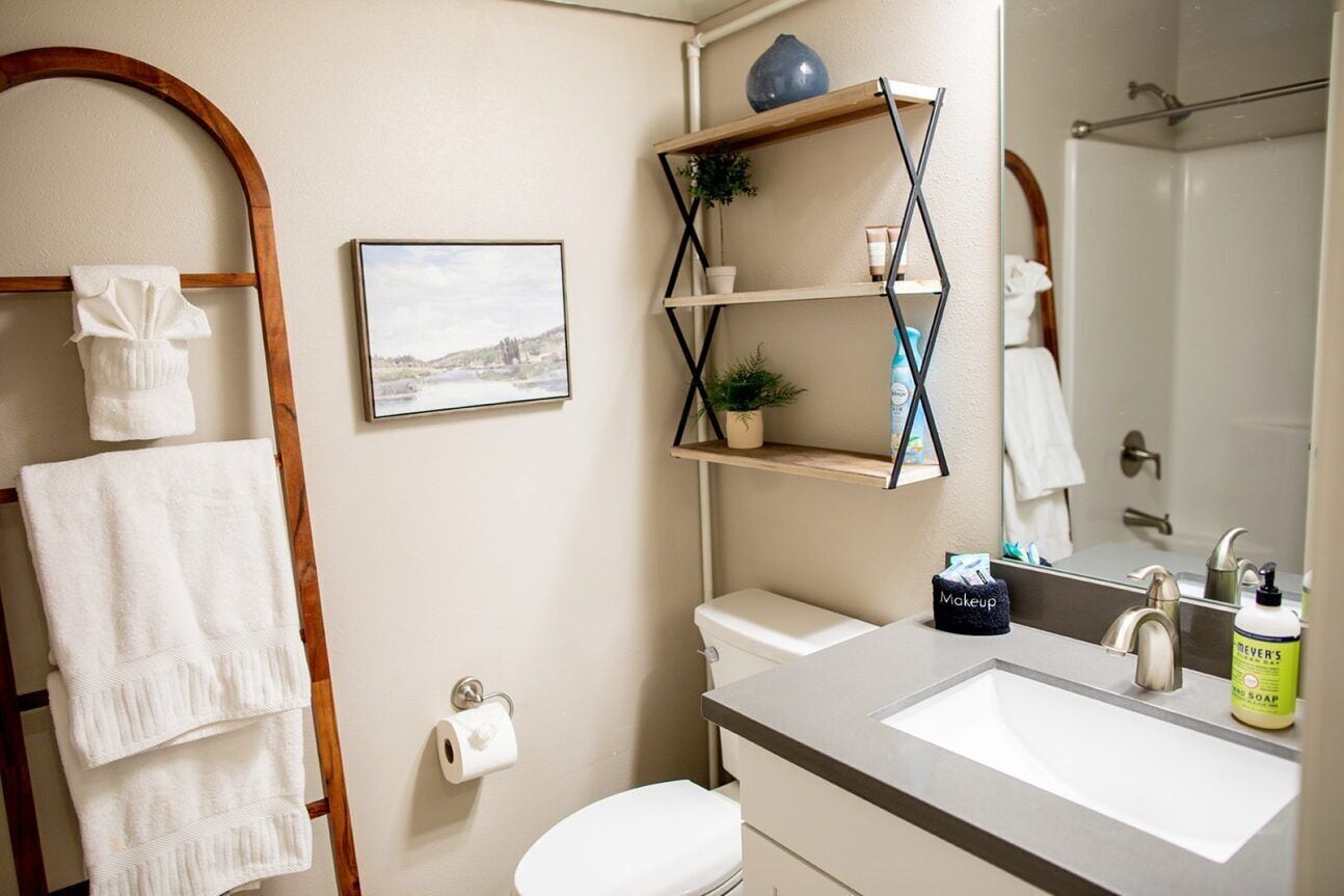 Condo luxo | Banheiro | Chuveiro/banheira combinados, secador de cabelo, toalhas de banho 