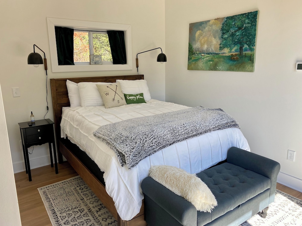 Modern Mountain Getaway w/ expansive wrap-around deck, loads of special ...