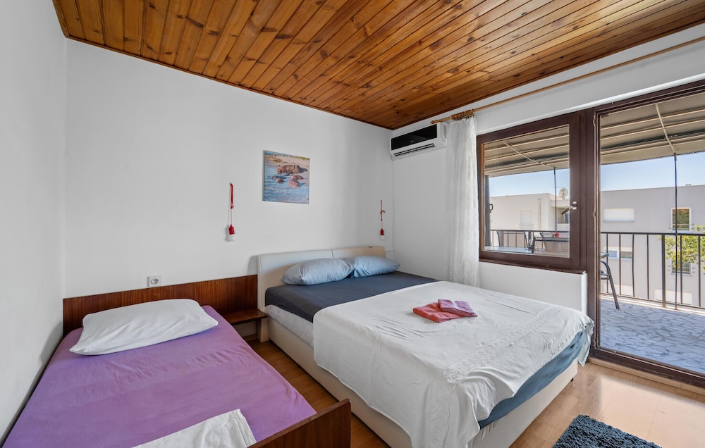 Nice Apartment In Vodice With Wifi - Tisno