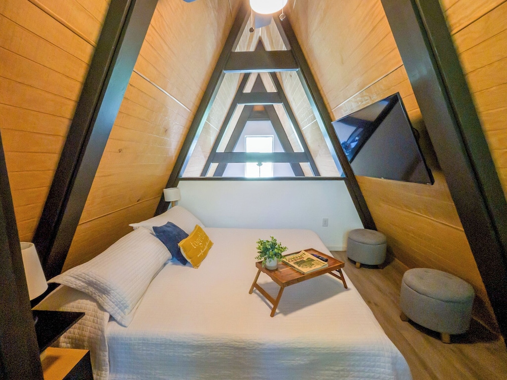 A-mazing A-frame Tiny Home! Loft/1 Mile To The Beach! - Pass Christian, MS