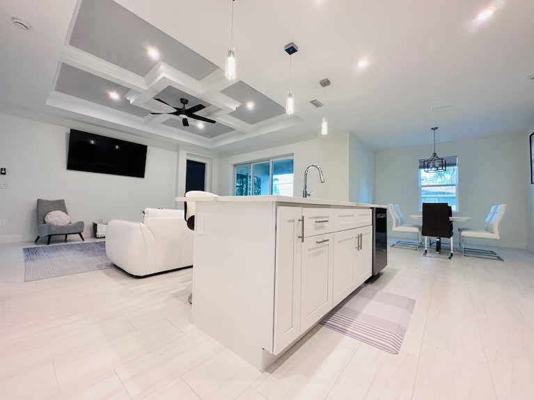 Blessedveniceoasis, Luxury Beach House - 5 Minutes To Beach, Brand New! - Venice, FL