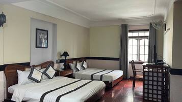 Quarto Familiar, Vista para a cidade | Secretária, cortinas/cortinados opacos, Wi-fi grátis