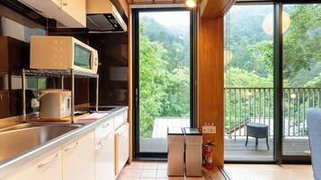 Casa de Campo, acessível, não fumadores | Cozinha privada | Um frigorífico, um micro-ondas, uma placa de cozinha