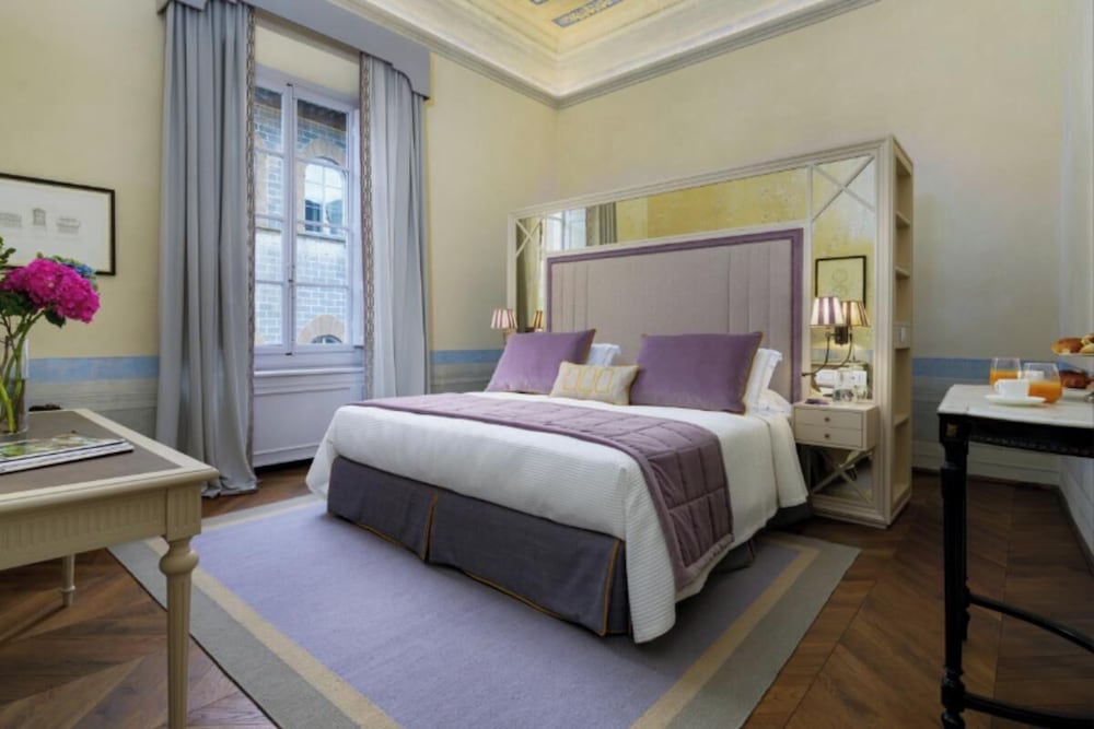 Unveiling Palazzo Fossi: Luxurious 5-Storey Florentine Apartments in ...