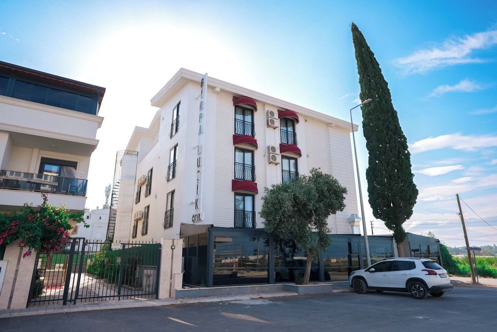 Birpa Kundu Butik Otel - Lara Beach
