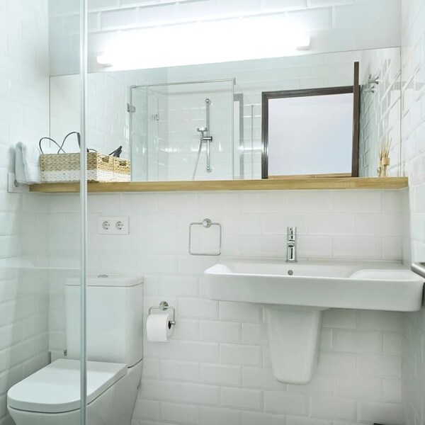 Unique Architects Apartment In Trendy Central Poble Sec By Myrentalhost - Barcelona