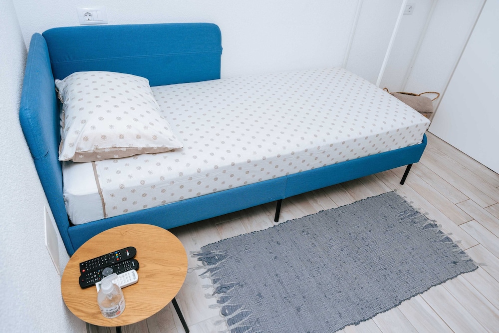 Serious Job Room - Dubrovnik