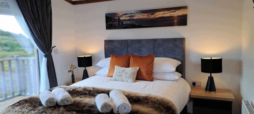 Applecross Luxury Cabins On Britains Most Beautiful Road. West Coast Of Scotland - Skye