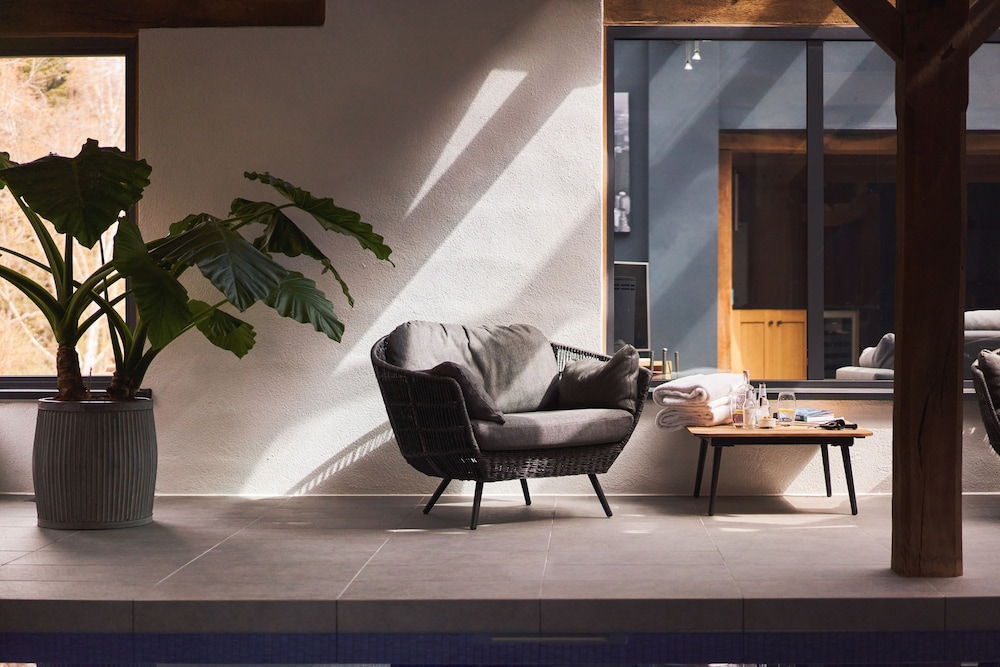 스왈로우즈 엔드 - 핫 터브, 수영장, 사우나가 있는 볼트홀 - 데번