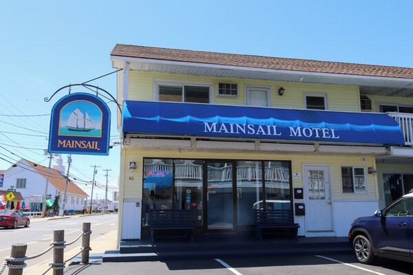 Mainsail Motel & Cottages - Portsmouth, NH