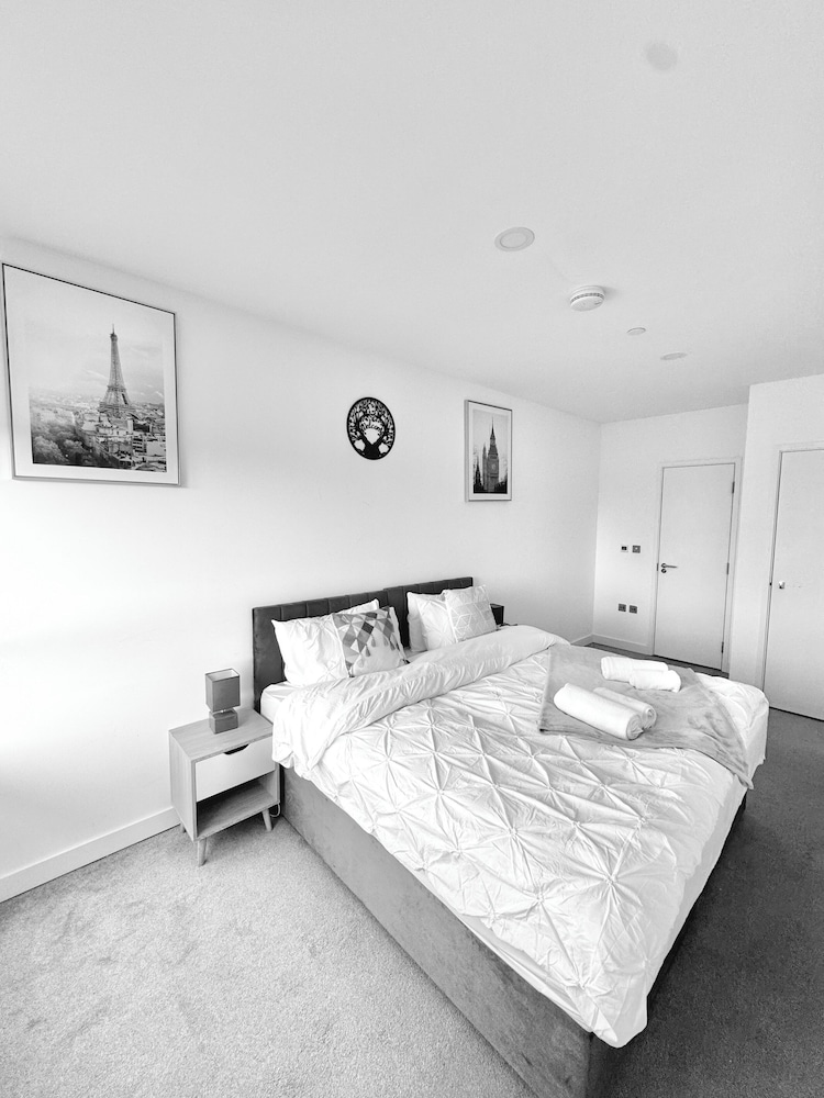Contractor/group Stay Sleep Upto 7 Free Parking - ブラックネル
