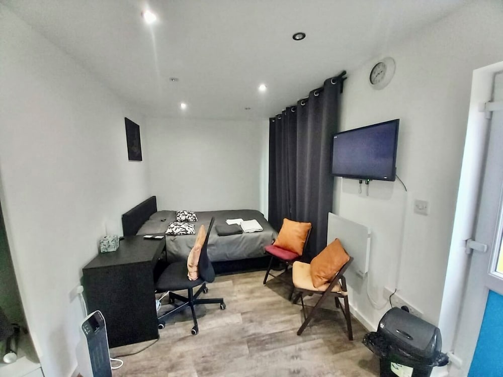 Cosy 1-bed Studio In Northolt Perfect To Unwind - Hayes