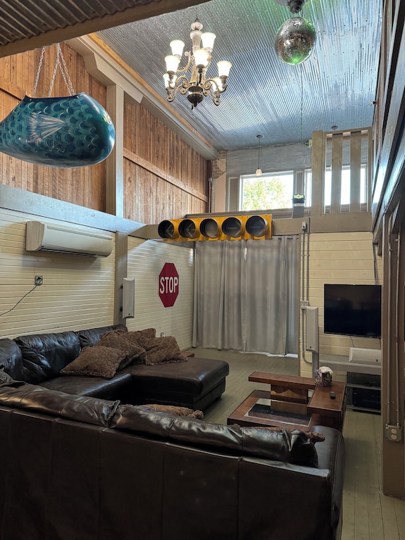 Game Room/ Sleeps 10/ Near Murfreesboro Diamond Mine/ Lakes/ Fun, Unique, Quirky - Arkansas