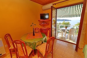 Apartamento (One Bedroom Apartment with Terrace an) | Interior