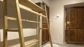 Quarto Duplo Deluxe | Cofre no quarto, com decoração personalizada