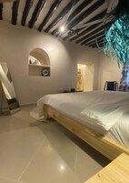 Cofres nos quartos, individualmente decorados