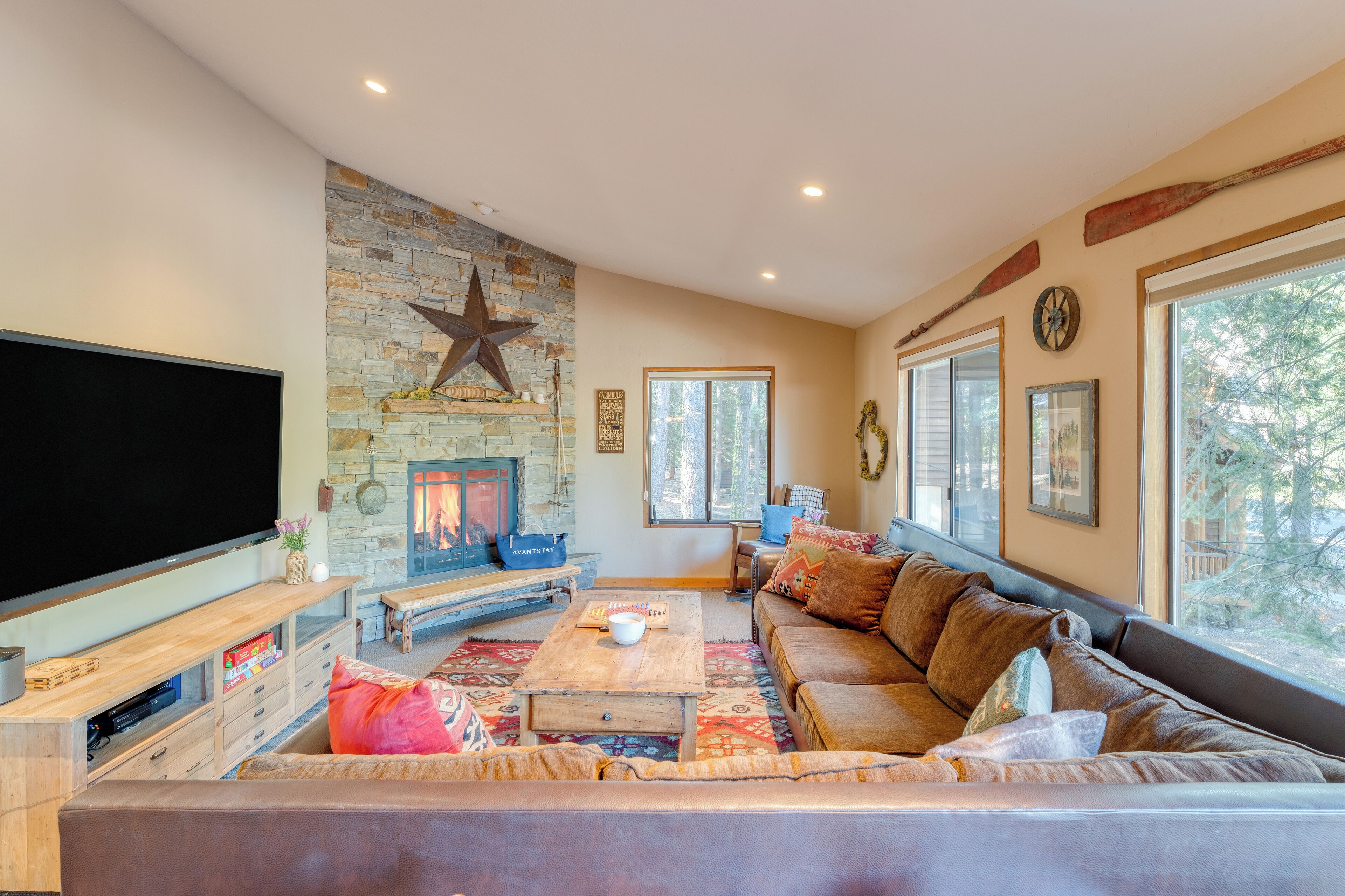 Paige Meadow By Avantstay | Near Lake & Tahoe City - Lake Tahoe