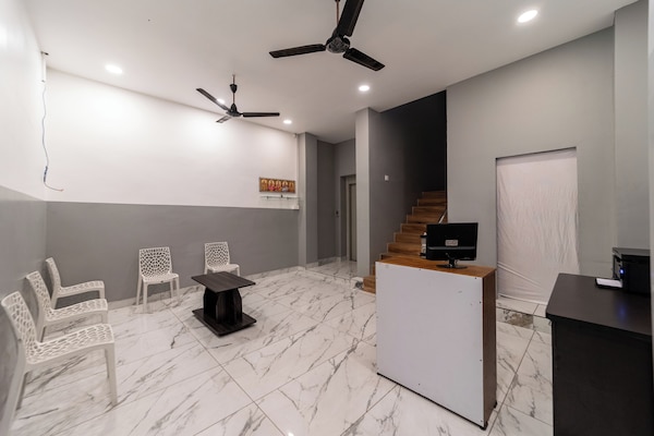 Hotel Bees - Puducherry