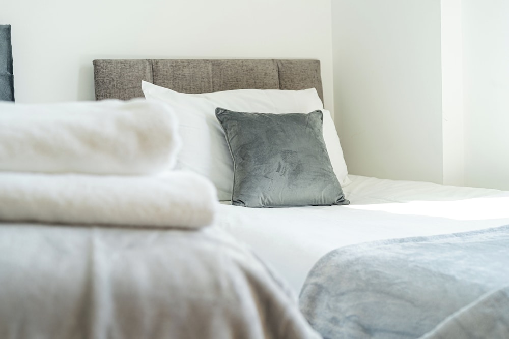 Marina View Haven- Stylish 2-bedroom Retreat Near Excel London. - 그리니치