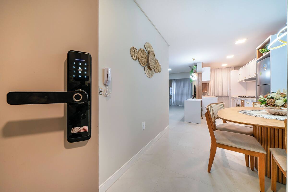 Apartamento Comfort | Sala de estar | Televisor